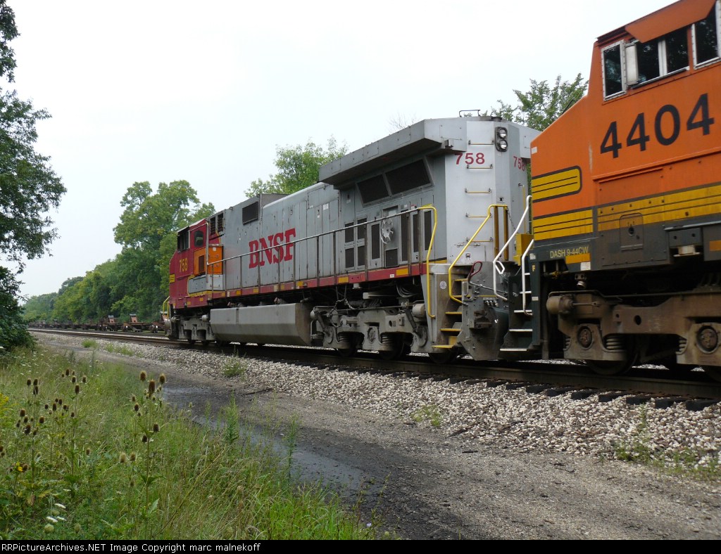 BNSF 758